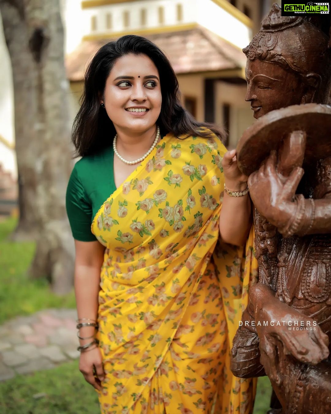 Actress Roshna Ann Roy HD Instagram Photos and Wallpapers April 2022 ...