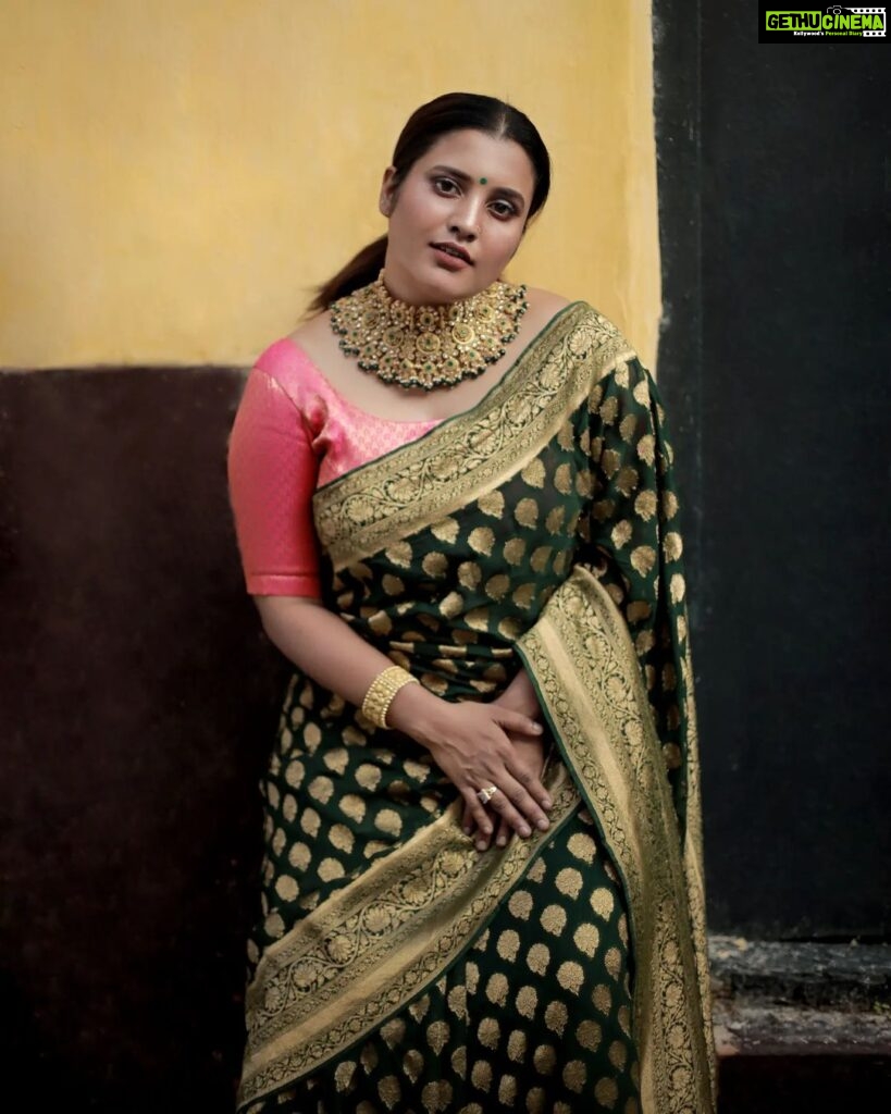 Actress Roshna Ann Roy HD Instagram Photos and Wallpapers April 2022 ...