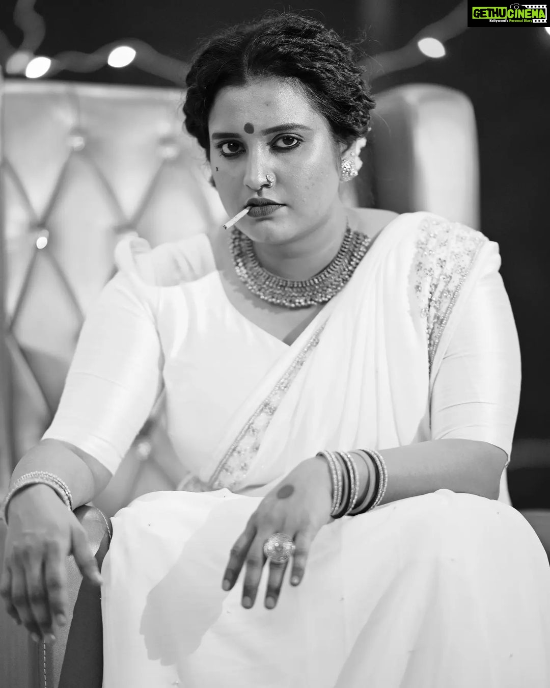 Actress Roshna Ann Roy HD Instagram Photos and Wallpapers April 2022 ...