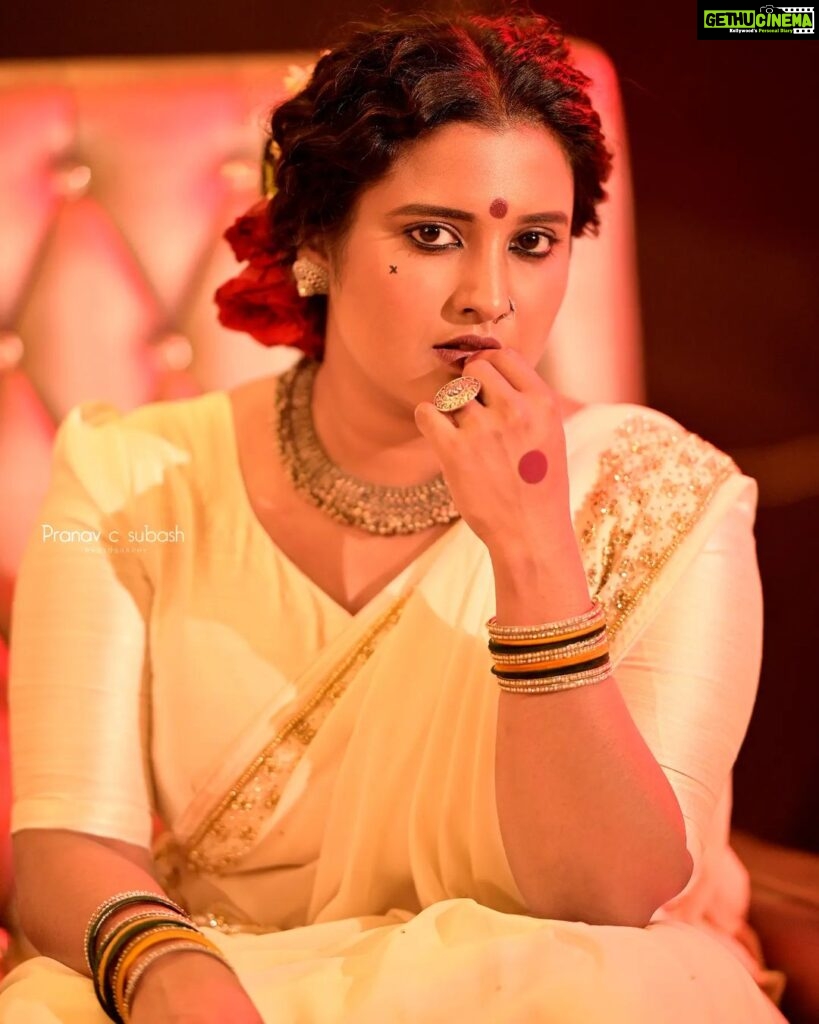 Actress Roshna Ann Roy HD Instagram Photos and Wallpapers April 2022 ...