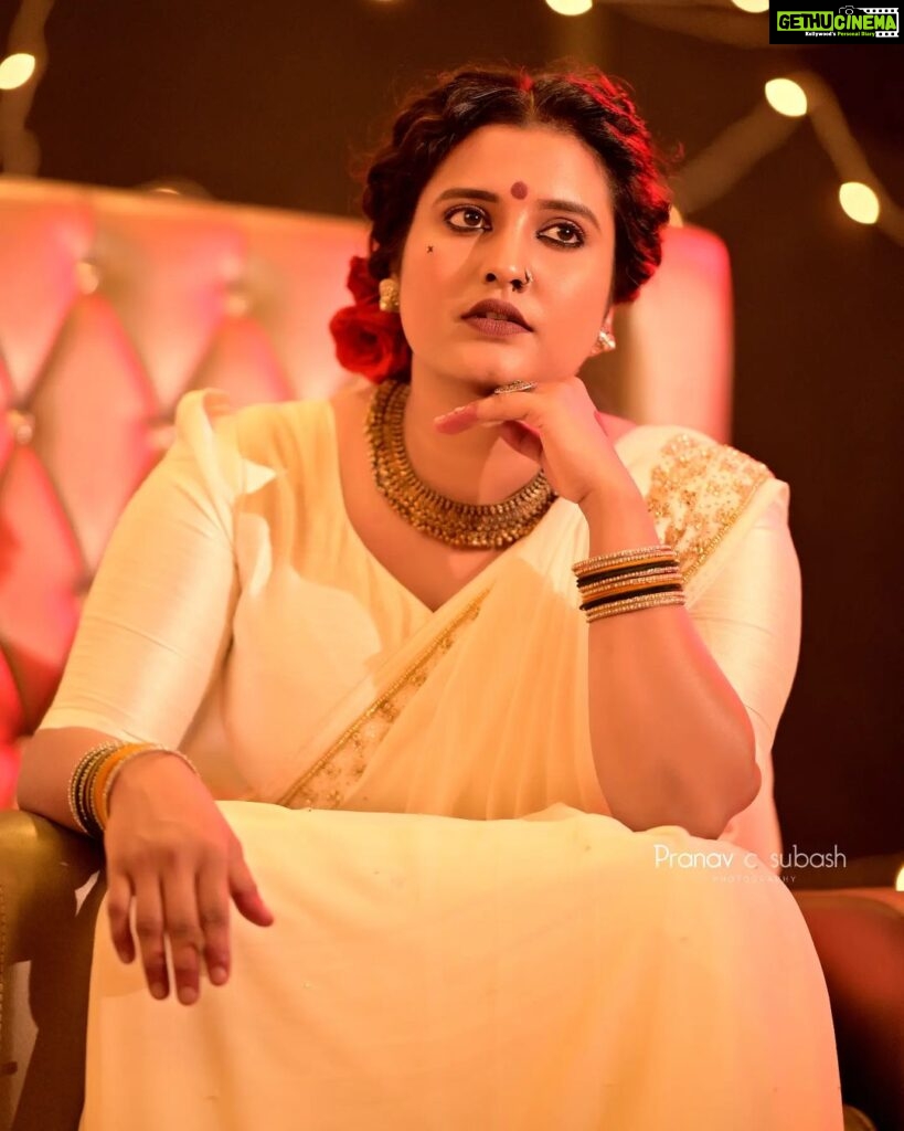 Actress Roshna Ann Roy HD Instagram Photos and Wallpapers April 2022 ...