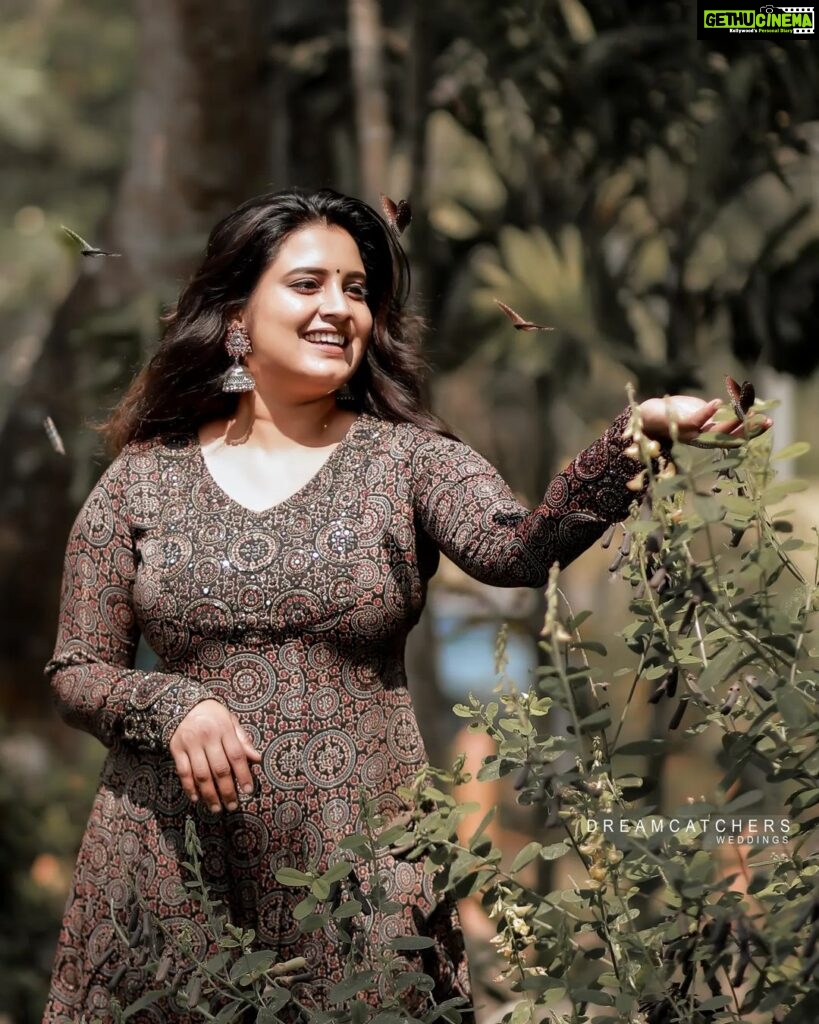 Actress Roshna Ann Roy HD Instagram Photos and Wallpapers July 2022 ...