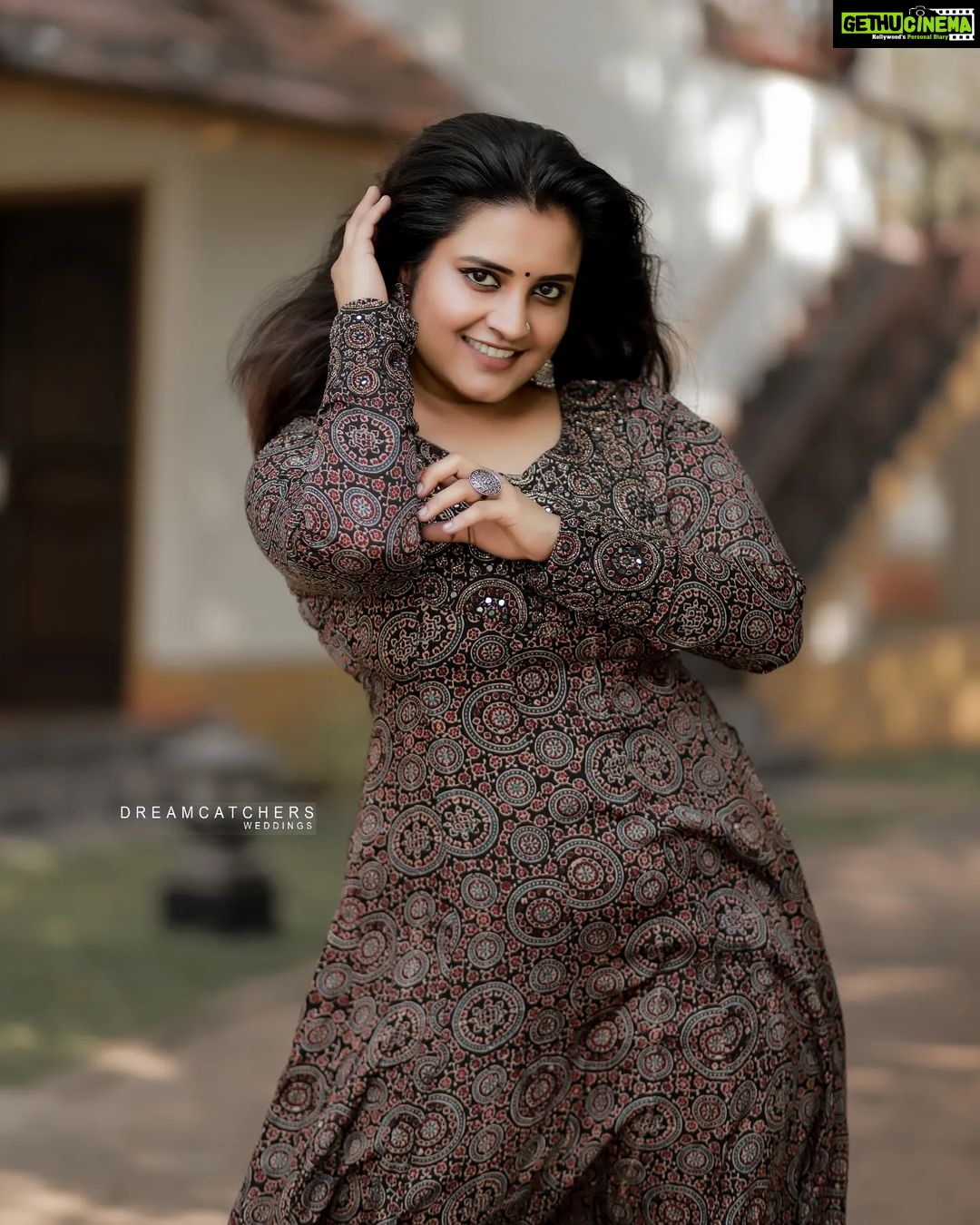 Actress Roshna Ann Roy HD Instagram Photos and Wallpapers July 2022 ...