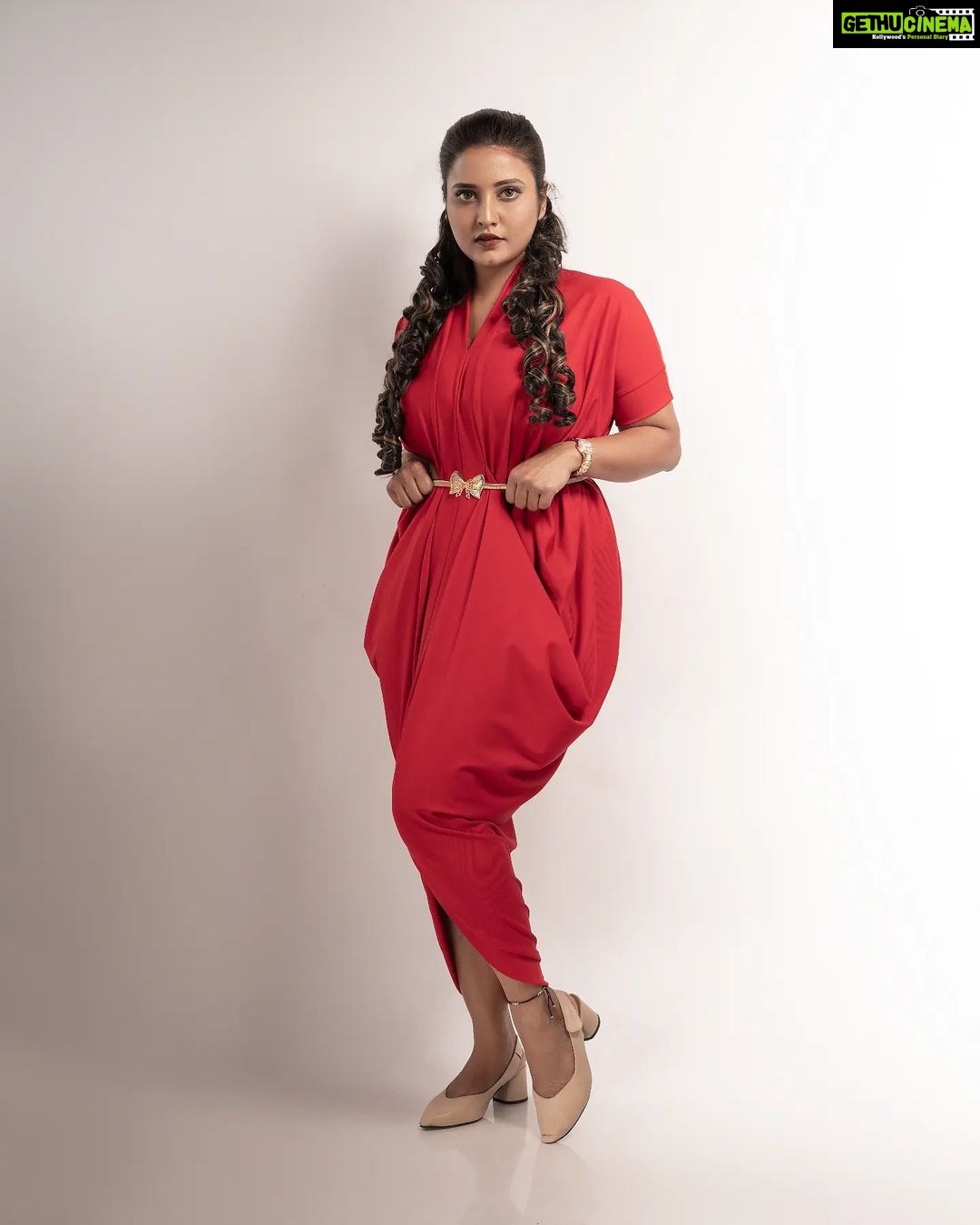 Actress Roshna Ann Roy HD Instagram Photos and Wallpapers February 2022 ...