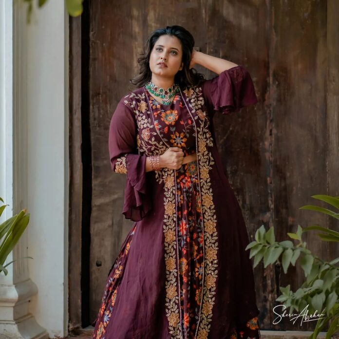 Actress Roshna Ann Roy HD Photos and Wallpapers February 2022 - Gethu ...