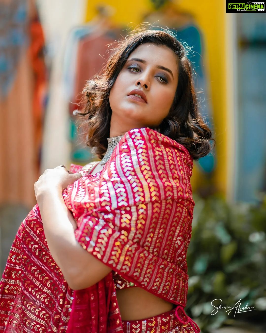 Actress Roshna Ann Roy HD Instagram Photos and Wallpapers February 2022 ...