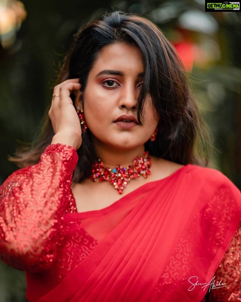 Actress Roshna Ann Roy HD Instagram Photos and Wallpapers January 2022 ...