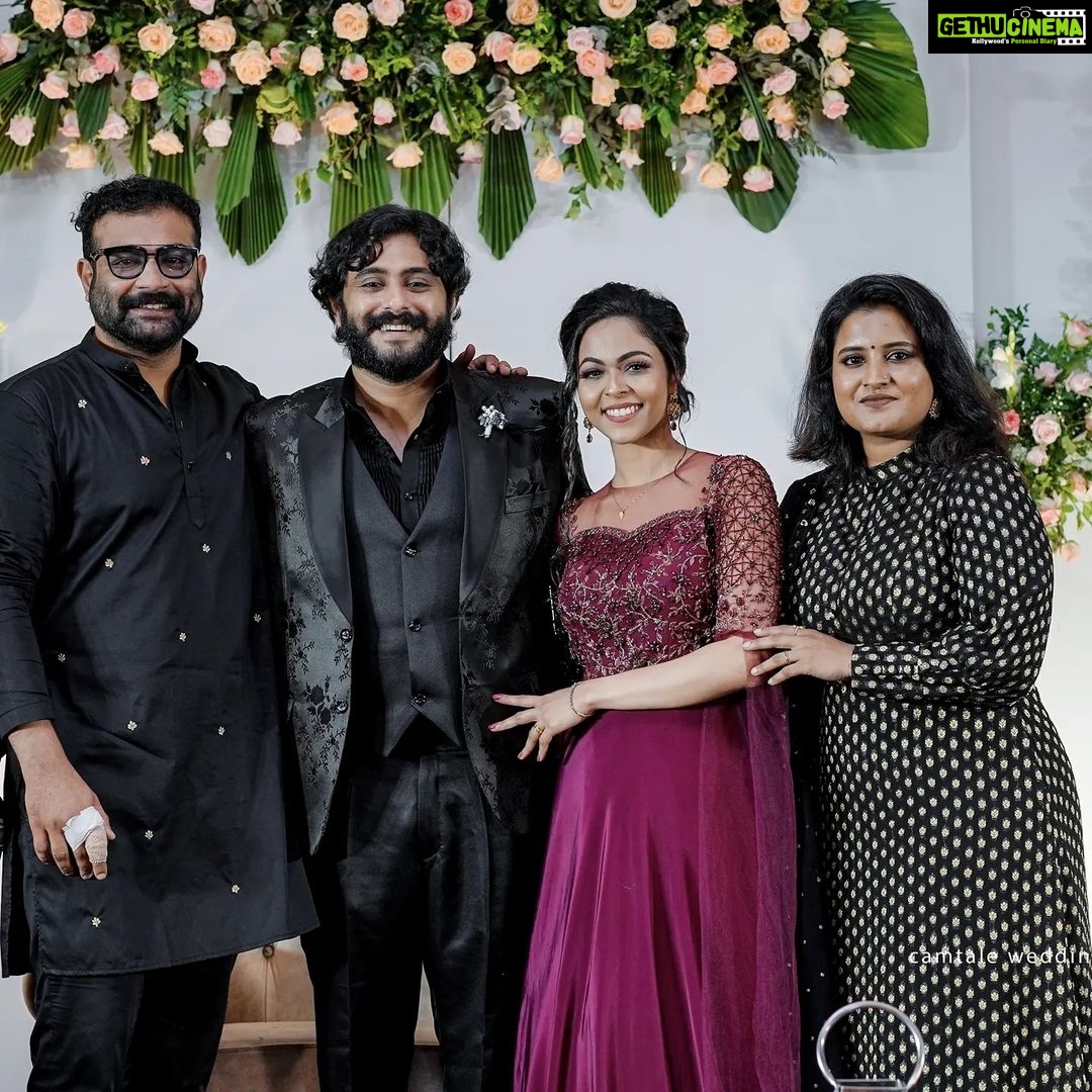 Roshna Ann Roy Instagram – ♥ @akshay_radhakrishnan @roshan_abdul_rahoof ...