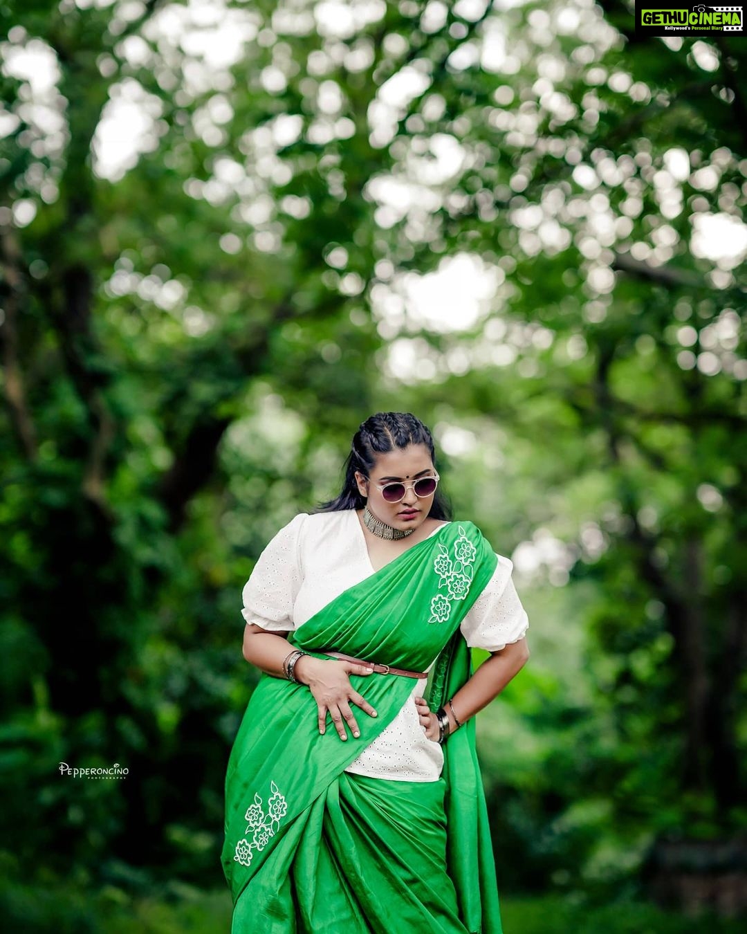 Roshna Ann Roy Instagram - That kind of show... Show.... Show...😂 ....💚 ...