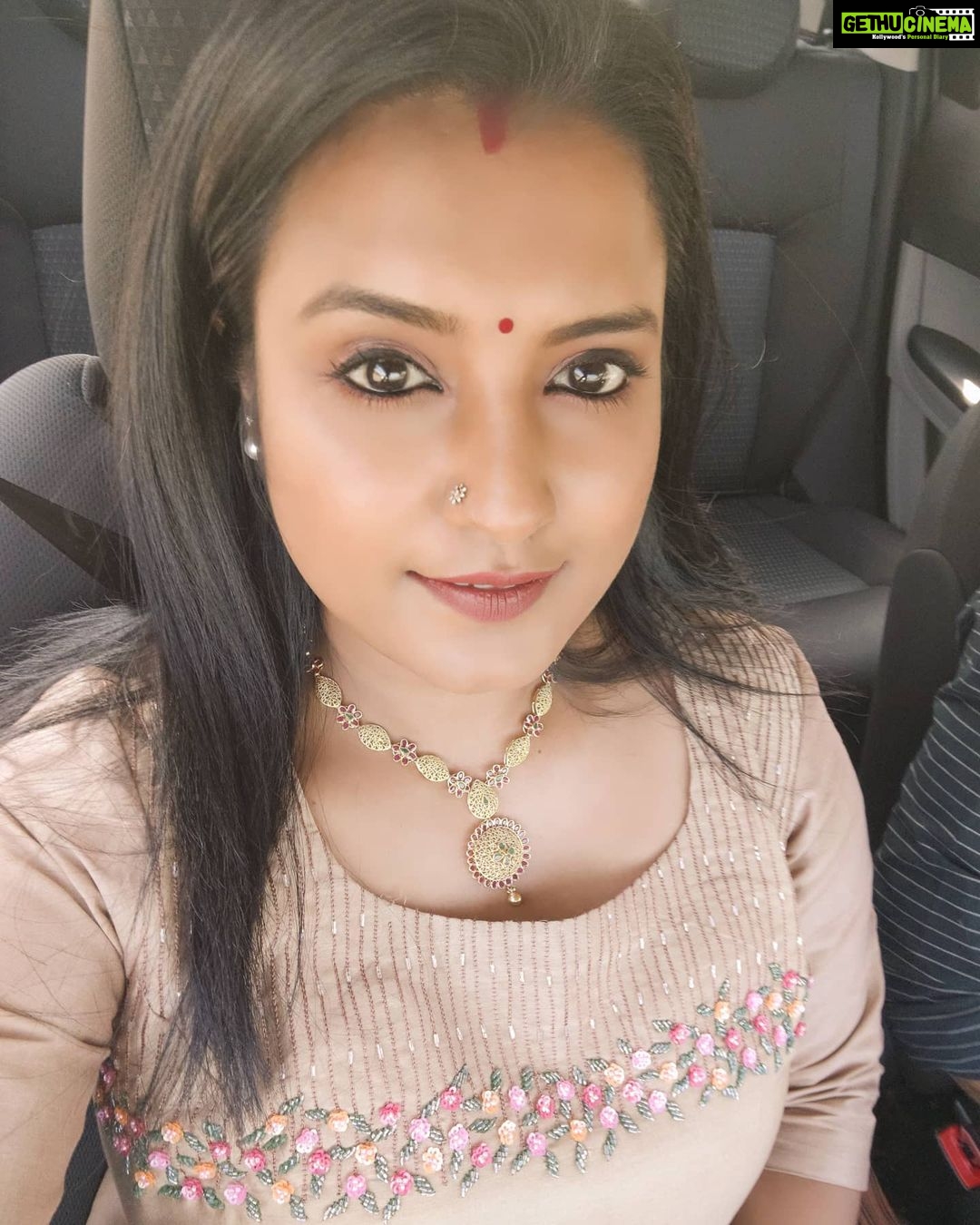 Actress Roshna Ann Roy HD Photos and Wallpapers December 2022 - Gethu ...