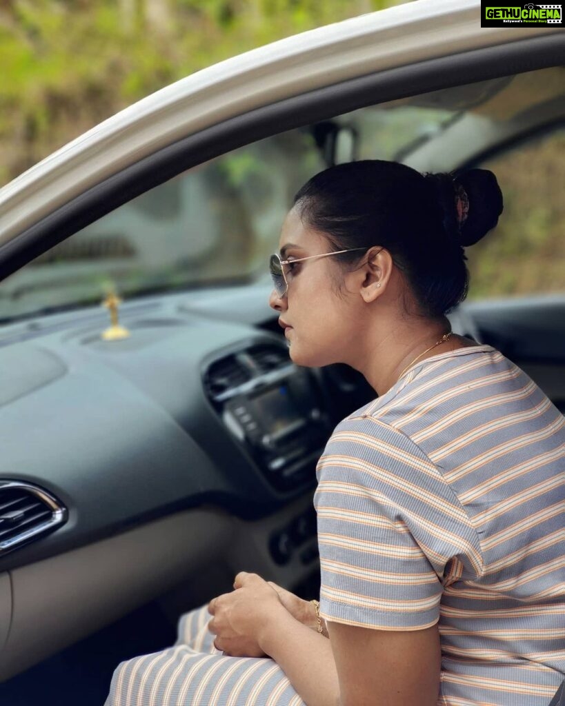 Actress Roshna Ann Roy HD Photos and Wallpapers December 2022 - Gethu ...