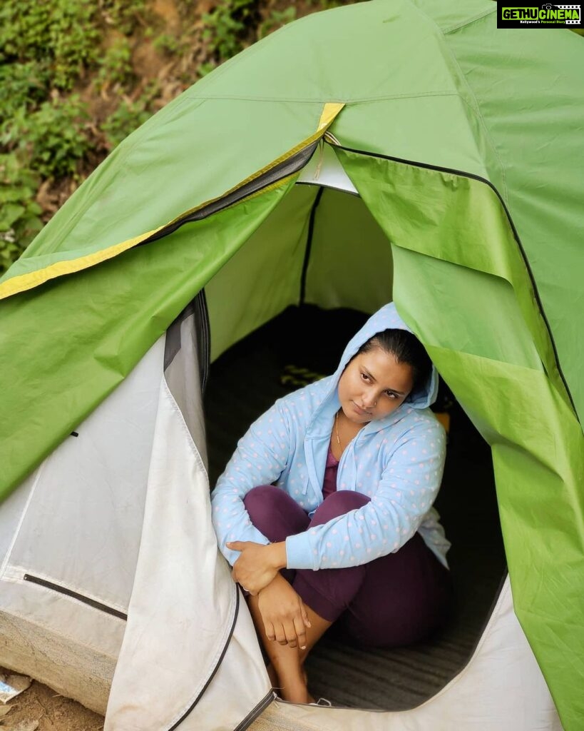 Actress Roshna Ann Roy HD Photos and Wallpapers December 2022 - Gethu ...