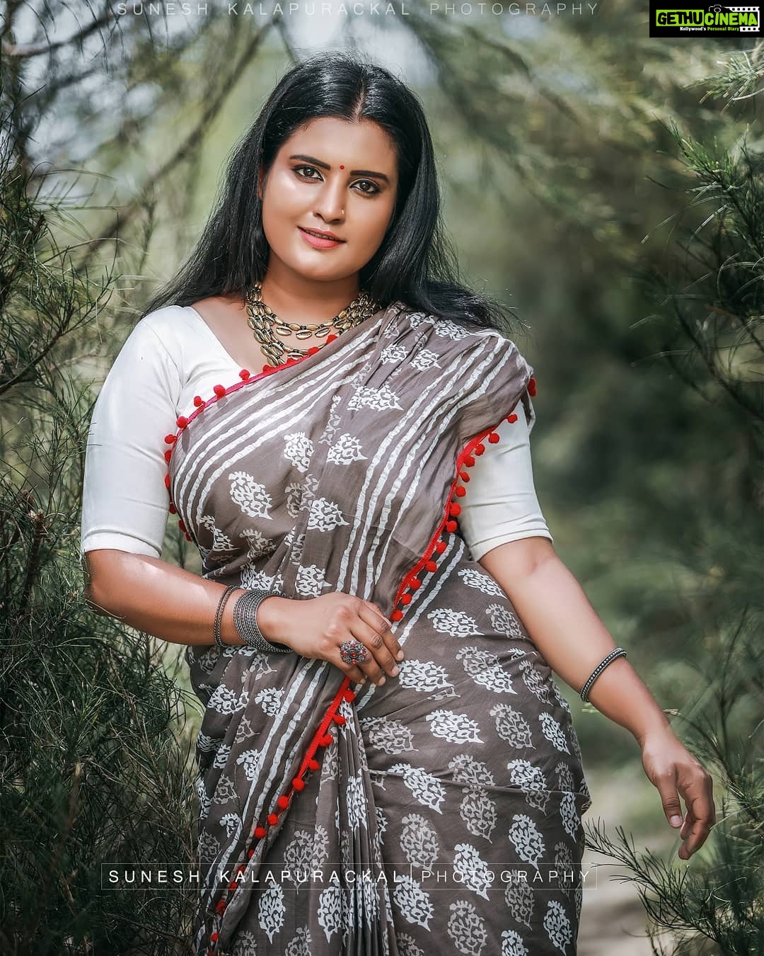 Roshna Ann Roy Instagram – My favourite wear is always👏 n always a ...