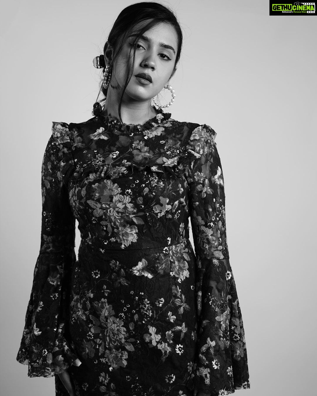 Roshni Walia Instagram – I dive into the future But I’m blinded by the ...