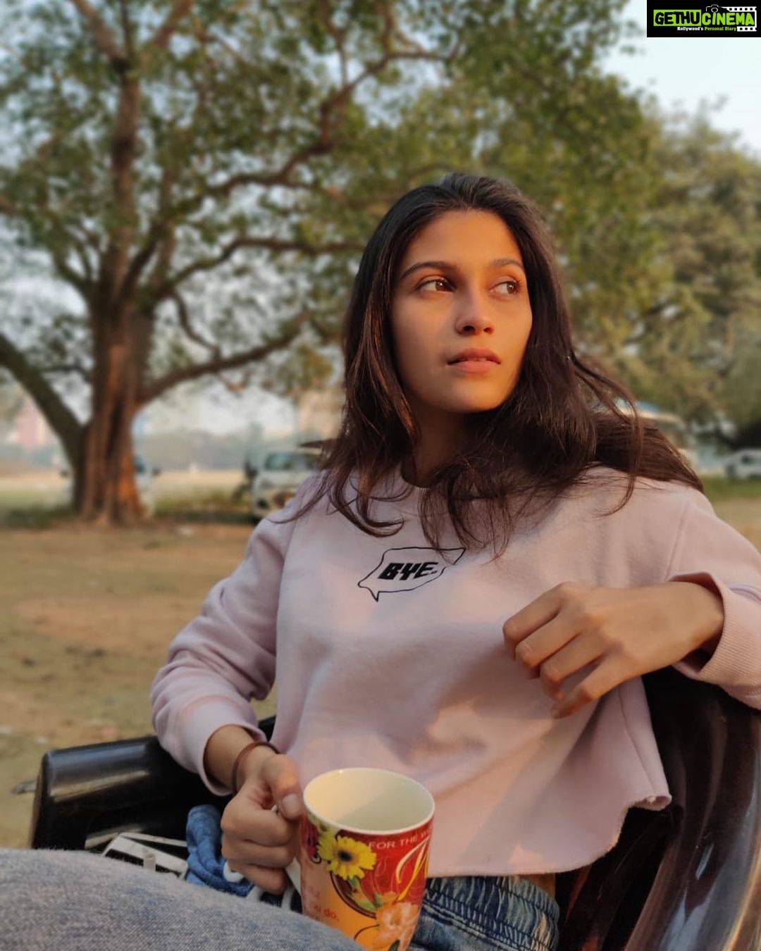 Samara Tijori Instagram – 🌝 #plandid with @shome_mak | Gethu Cinema