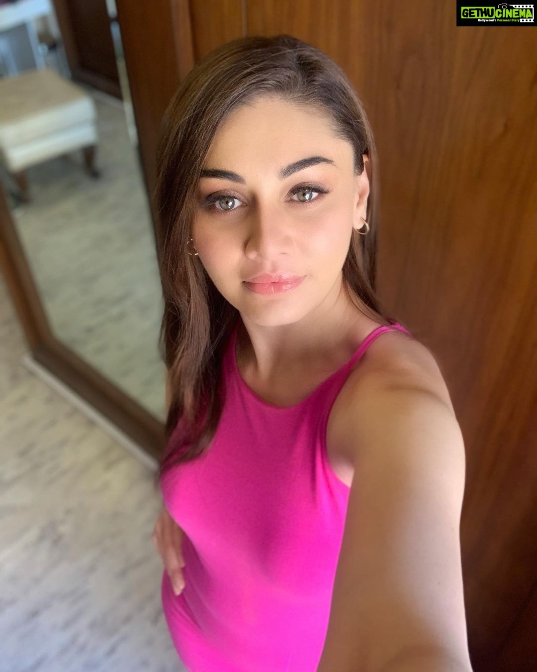 Shefali Jariwala Instagram – Together we make a family … ♥️ . . . # ...