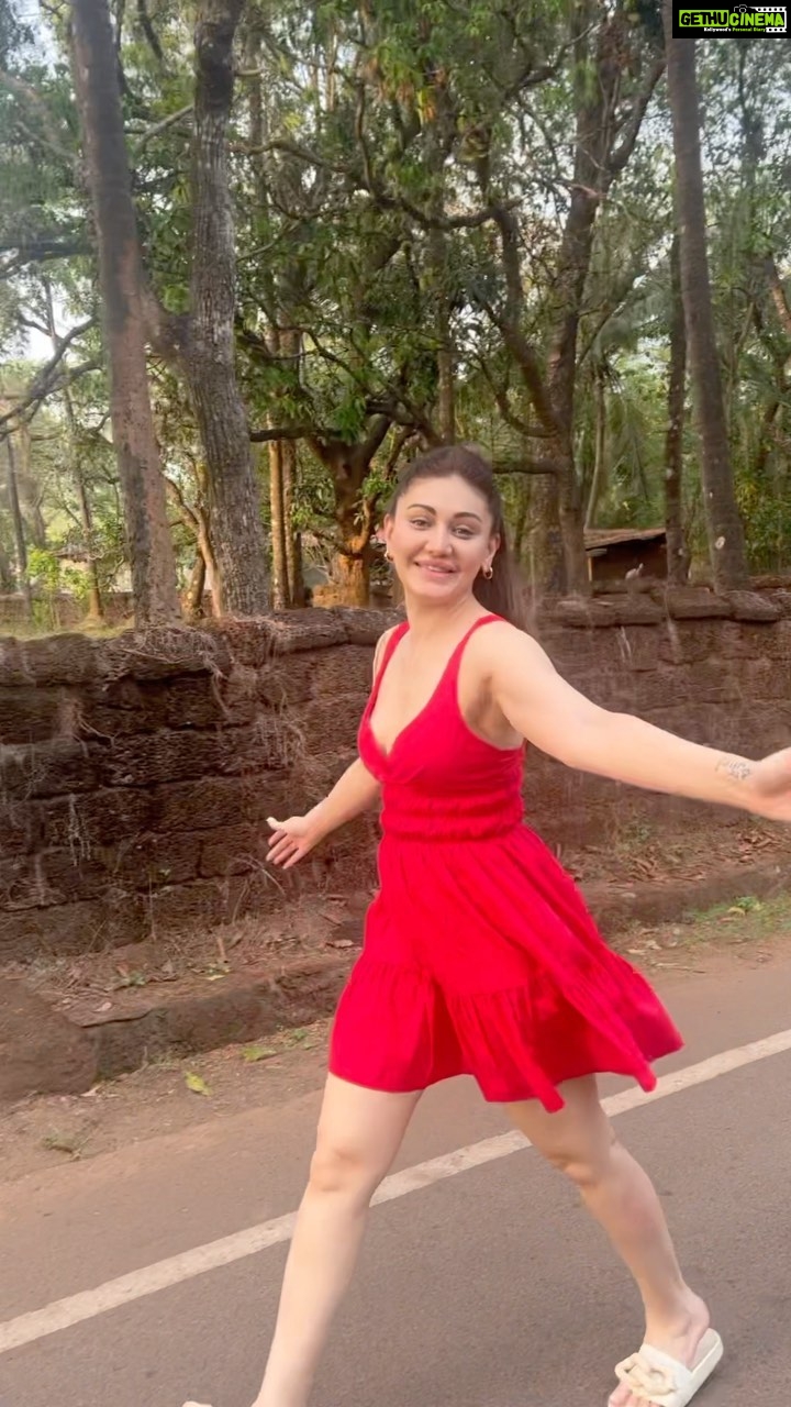 Actress Shefali Jariwala HD Instagram Photos and Wallpapers June 2022 ...