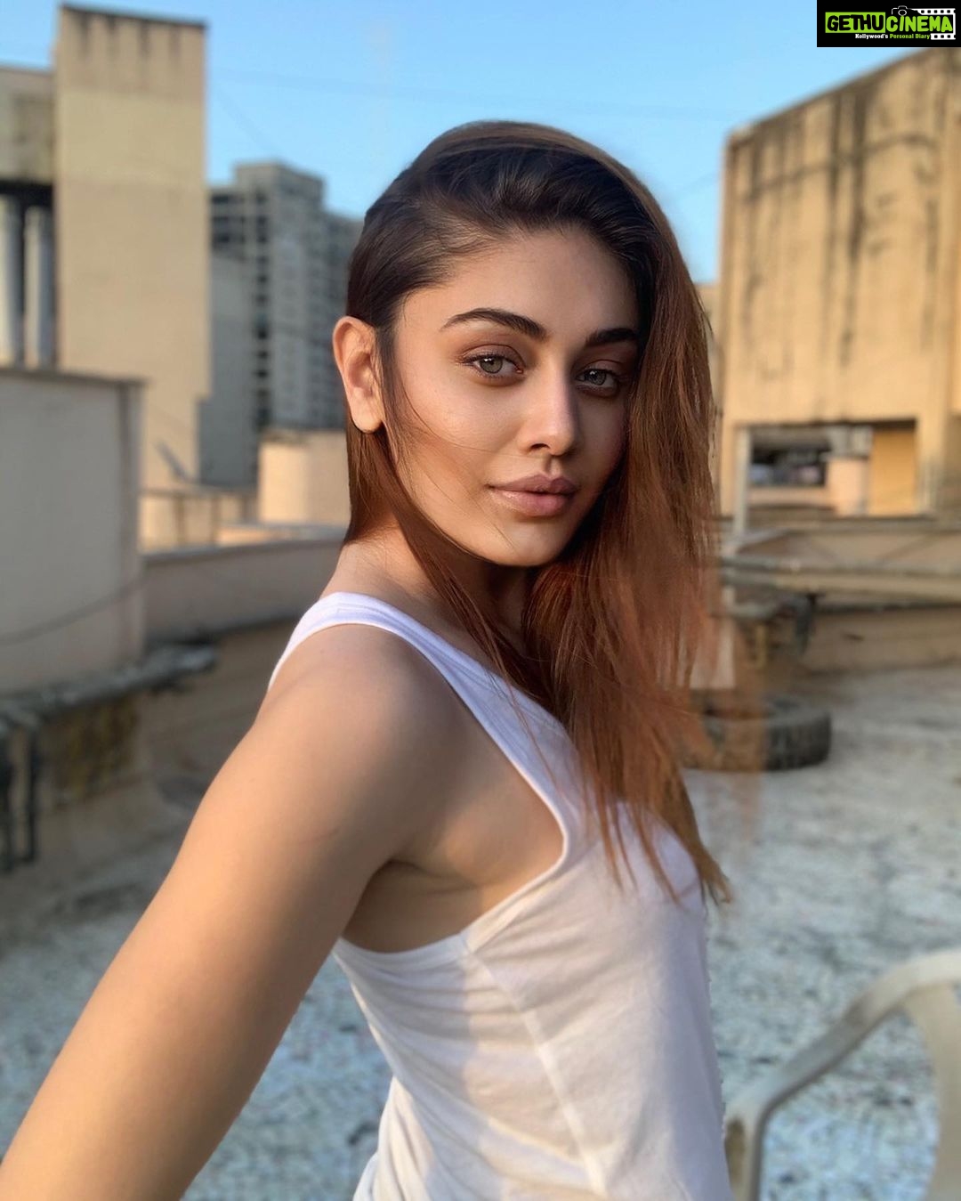 Actress Shefali Jariwala HD Instagram Photos and Wallpapers July 2020 ...