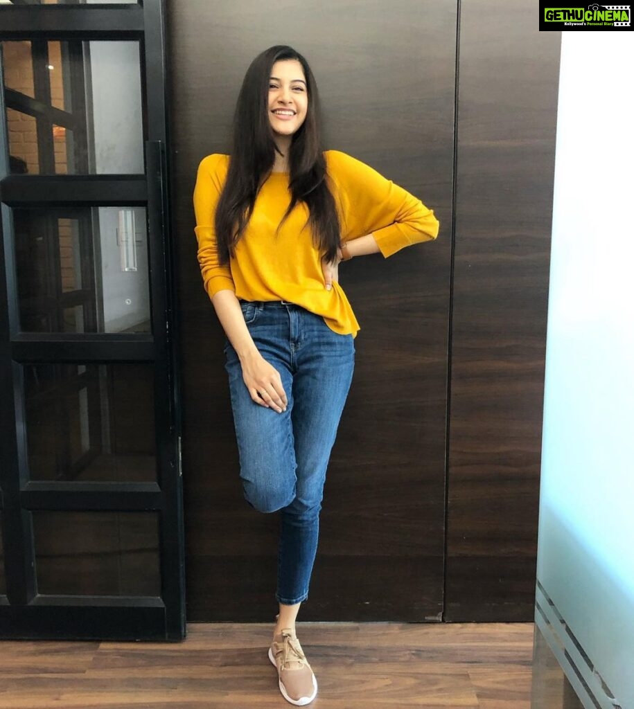 Actress Simran Sharma HD Photos and Wallpapers December 2022 - Gethu Cinema