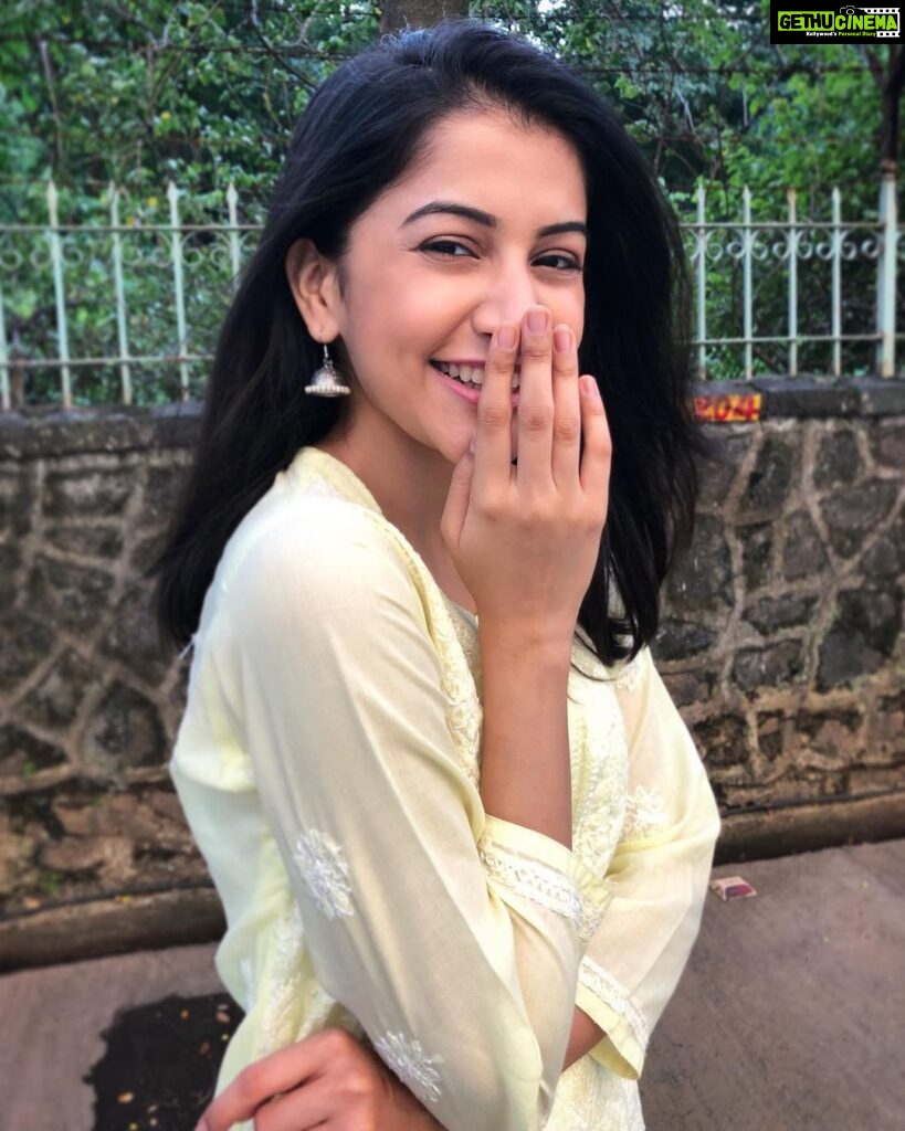 Actress Simran Sharma HD Photos and Wallpapers December 2022 - Gethu Cinema