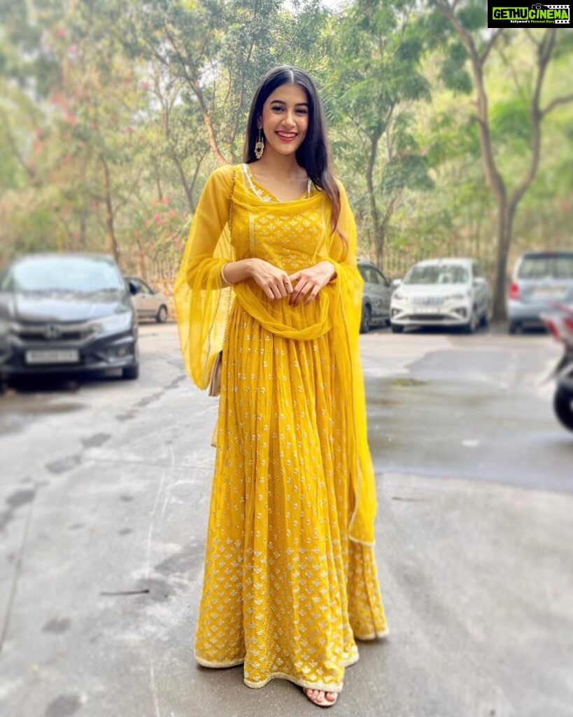 Actress Simran Sharma HD Photos and Wallpapers December 2022 - Gethu Cinema