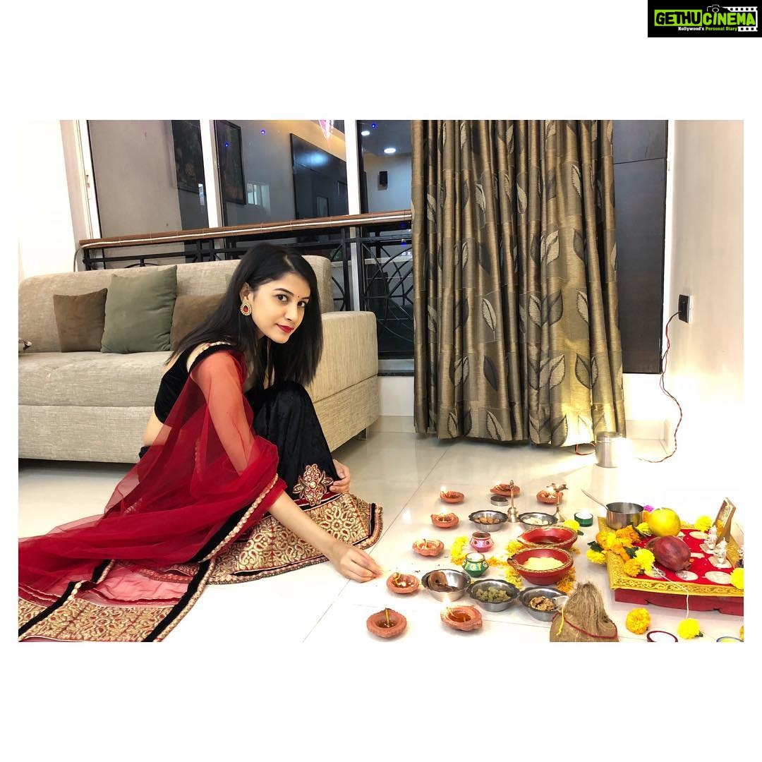 Simran Sharma Instagram – let the light in #diwali2018 | Gethu Cinema