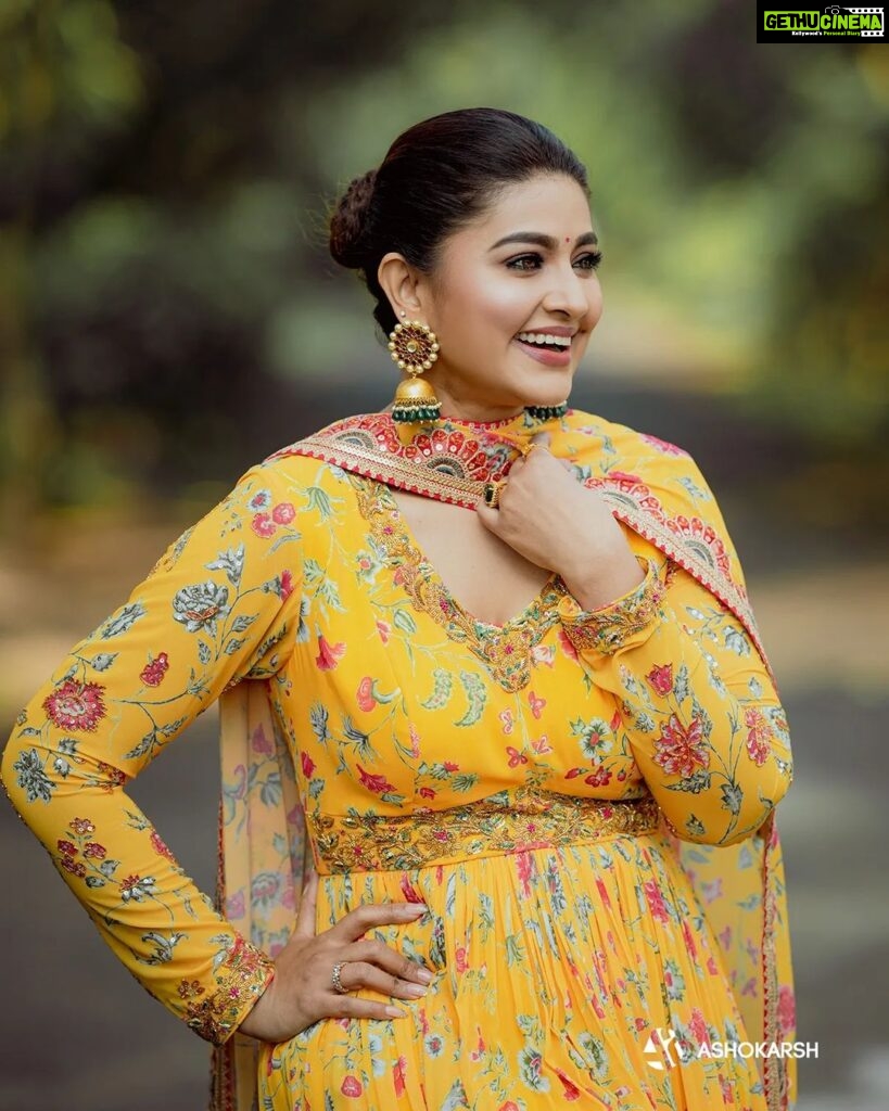 Actress Sneha HD Instagram Photos and Wallpapers November 2022 | Gethu ...
