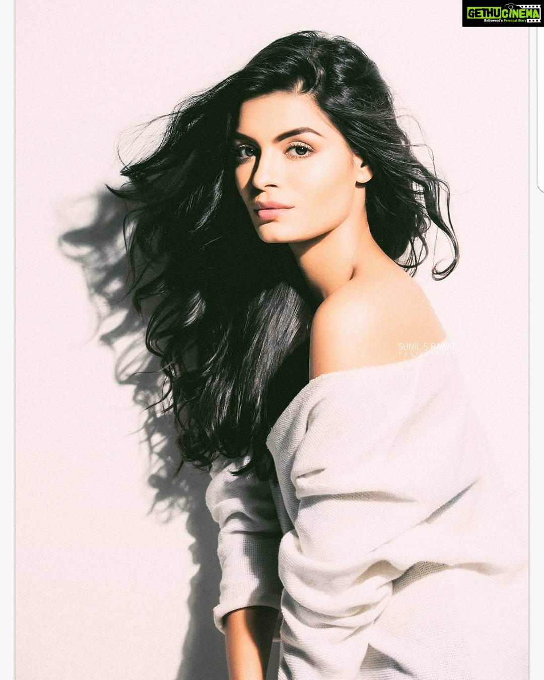 Sonali Raut Instagram – Love the natural look😚 #natural #shootdiaries # ...