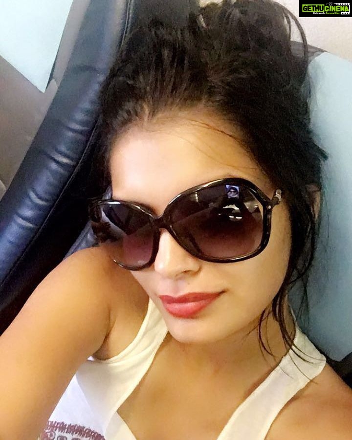 Sonali Raut Instagram – Look who’s here😚delhi 😚 Delhi Airport | Gethu Cinema