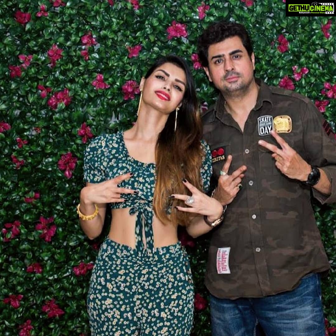 Sonali Raut Instagram – Masti with @lizaa_malik n @pritamsingh9 #party ...