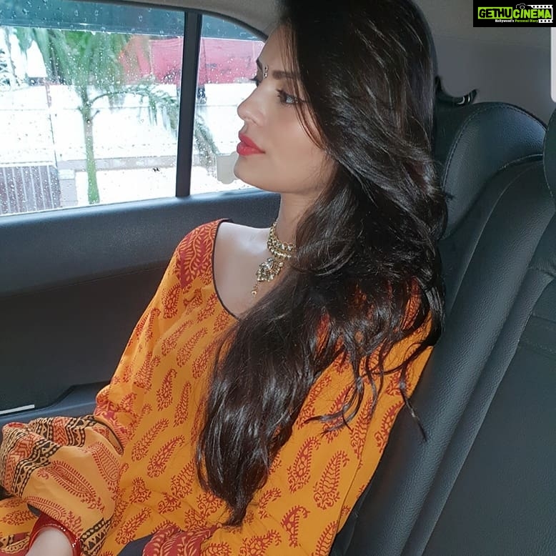 Sonali Raut Instagram – Mumbai’s monsoon woes!!!! #monsoon #rains # ...