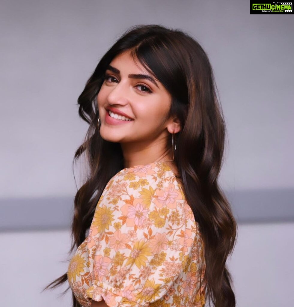 Actress Sreeleela HD Instagram Photos and Wallpapers April 2022 | Gethu ...