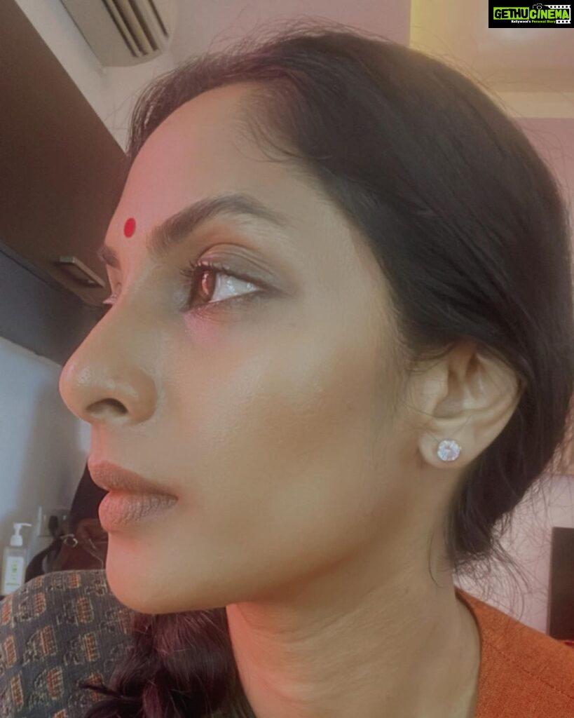 Sriya Reddy Instagram – Nothing on my mind, just staring into eternity ...