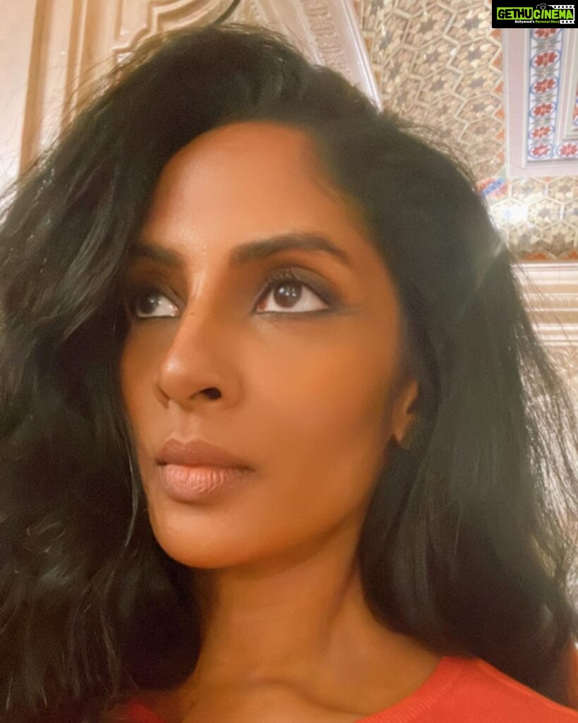 Actress Sriya Reddy HD Instagram Photos and Wallpapers November 2022 ...