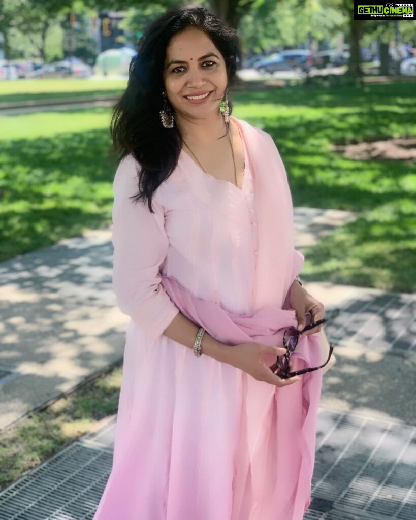 Singer Sunitha Upadrashta HD Instagram Photos and Wallpapers August ...