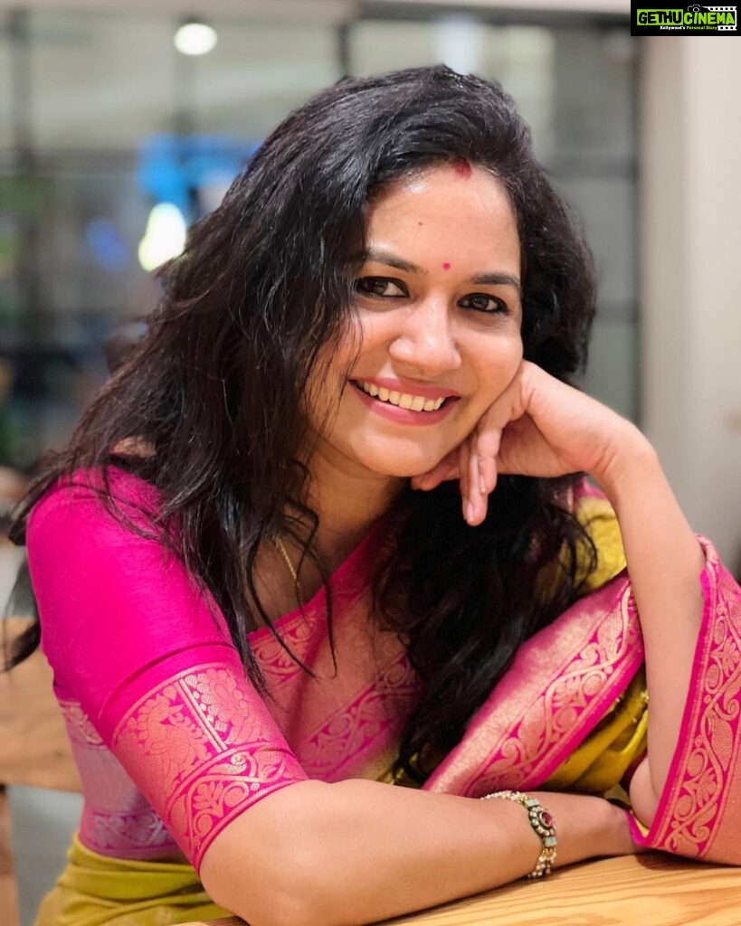 Singer Sunitha Upadrashta HD Instagram Photos and Wallpapers June 2022 ...