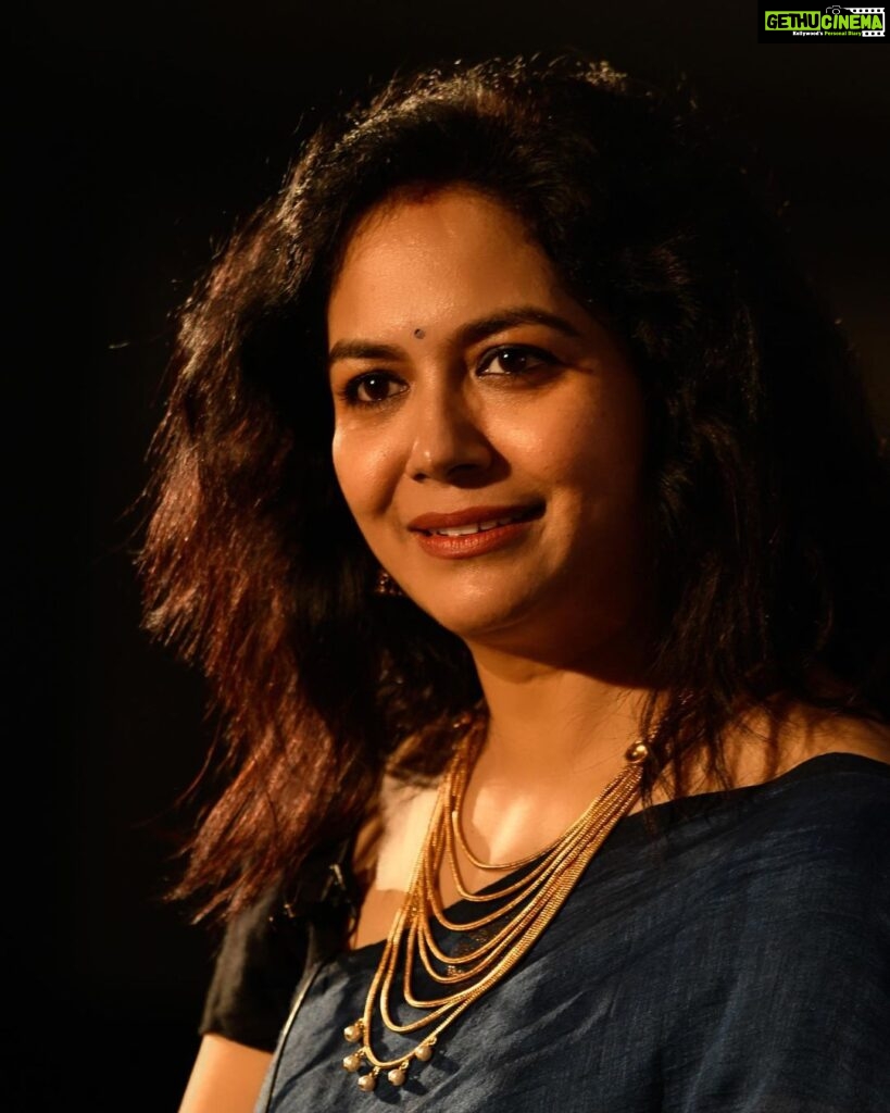 Singer Sunitha Upadrashta HD Instagram Photos and Wallpapers January ...