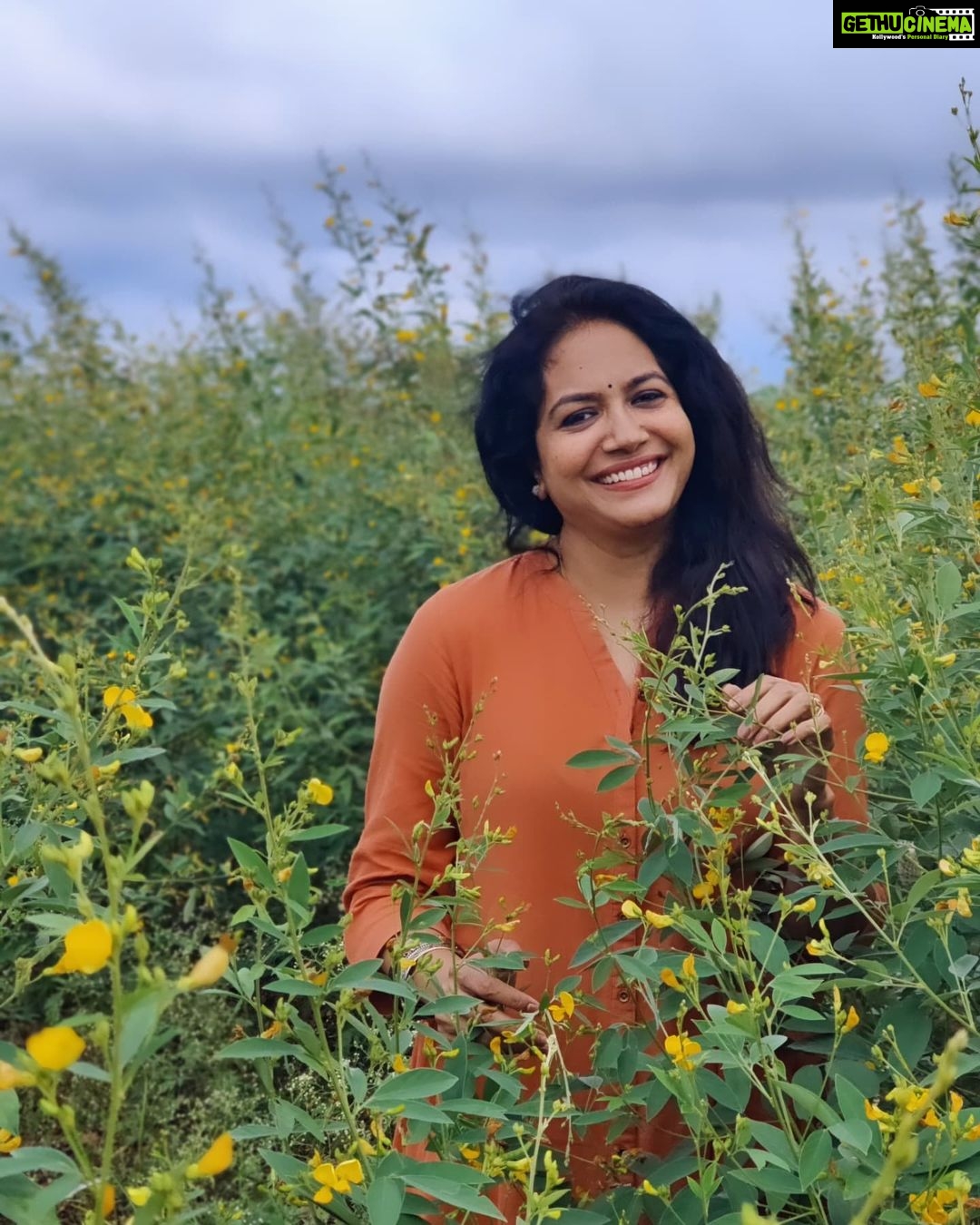 Singer Sunitha Upadrashta HD Photos and Wallpapers November 2021 - Gethu Cinema