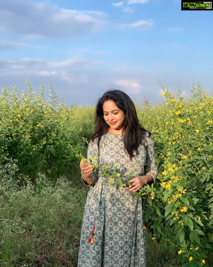 Singer Sunitha Upadrashta HD Instagram Photos and Wallpapers November ...