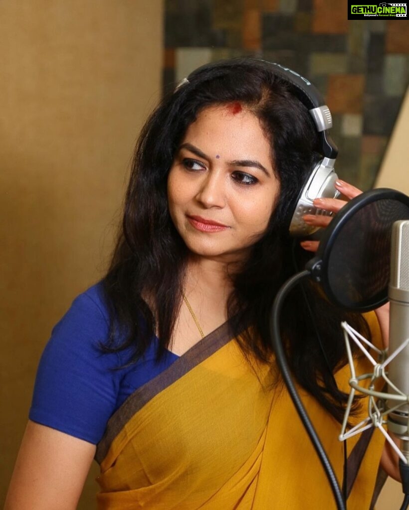 Singer Sunitha Upadrashta HD Instagram Photos and Wallpapers November 2021 | Gethu Cinema