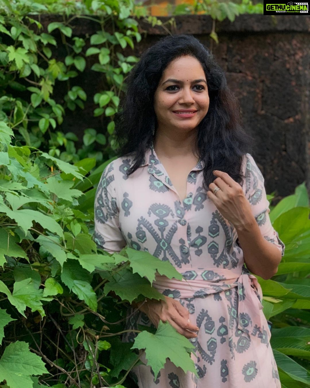 Singer Sunitha Upadrashta HD Photos and Wallpapers September 2021 ...