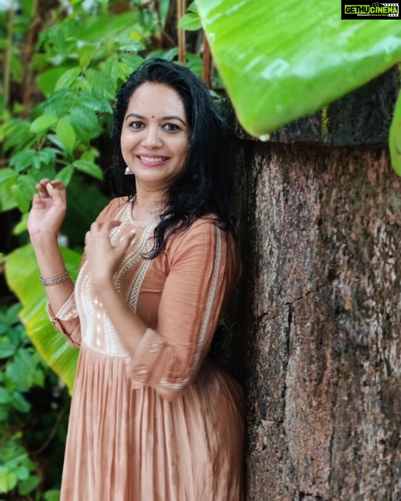 Singer Sunitha Upadrashta HD Instagram Photos and Wallpapers October ...