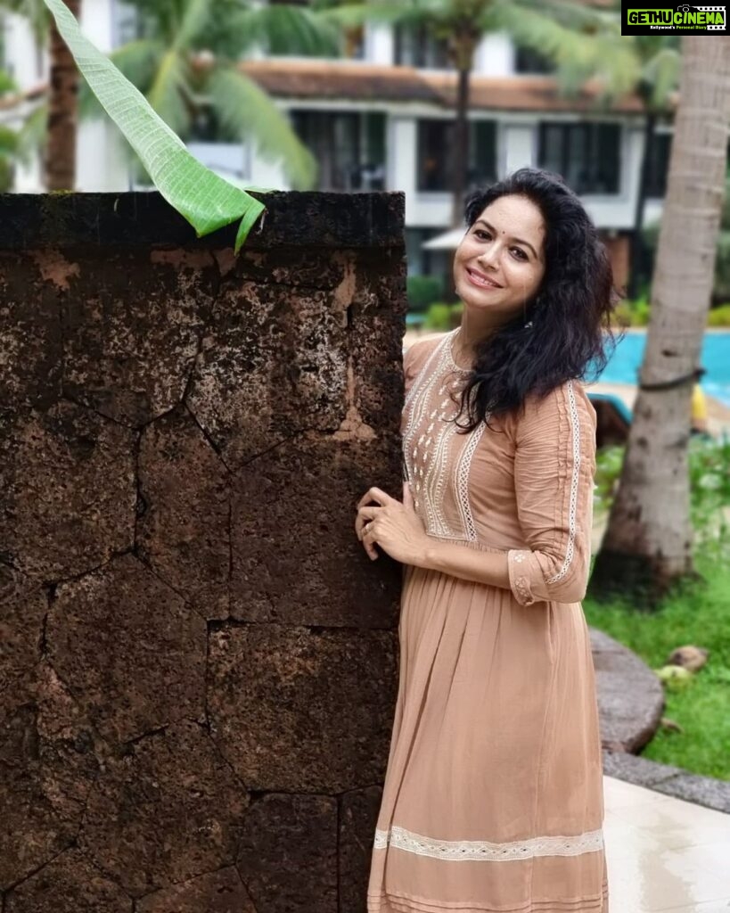 Singer Sunitha Upadrashta HD Instagram Photos and Wallpapers October ...