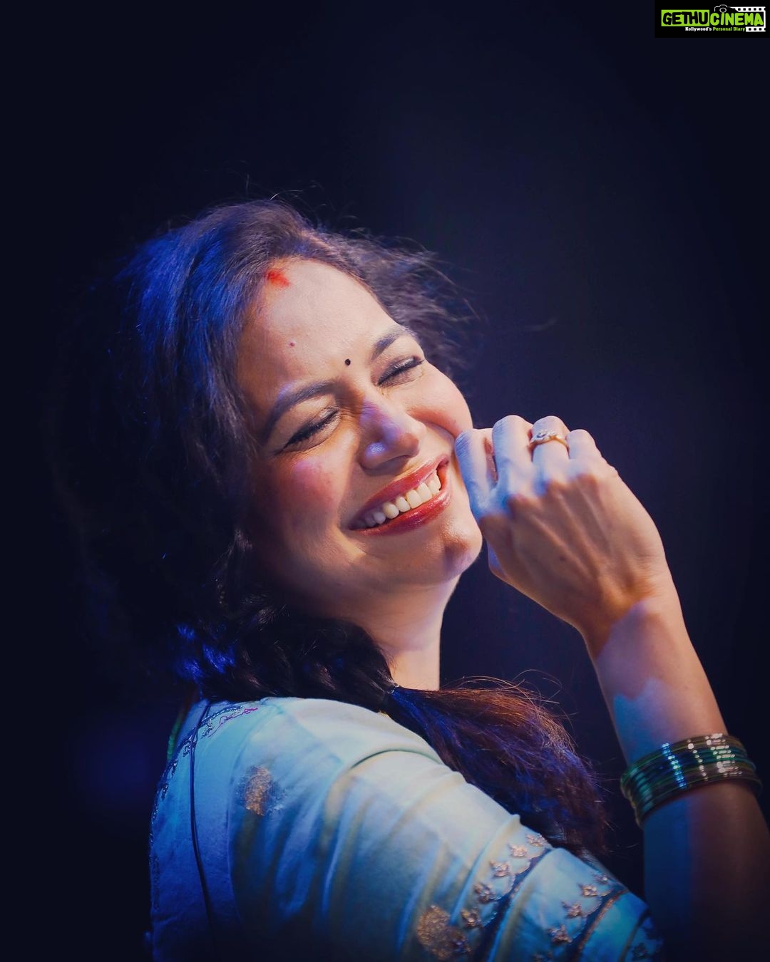 Singer Sunitha Upadrashta HD Instagram Photos and Wallpapers December ...