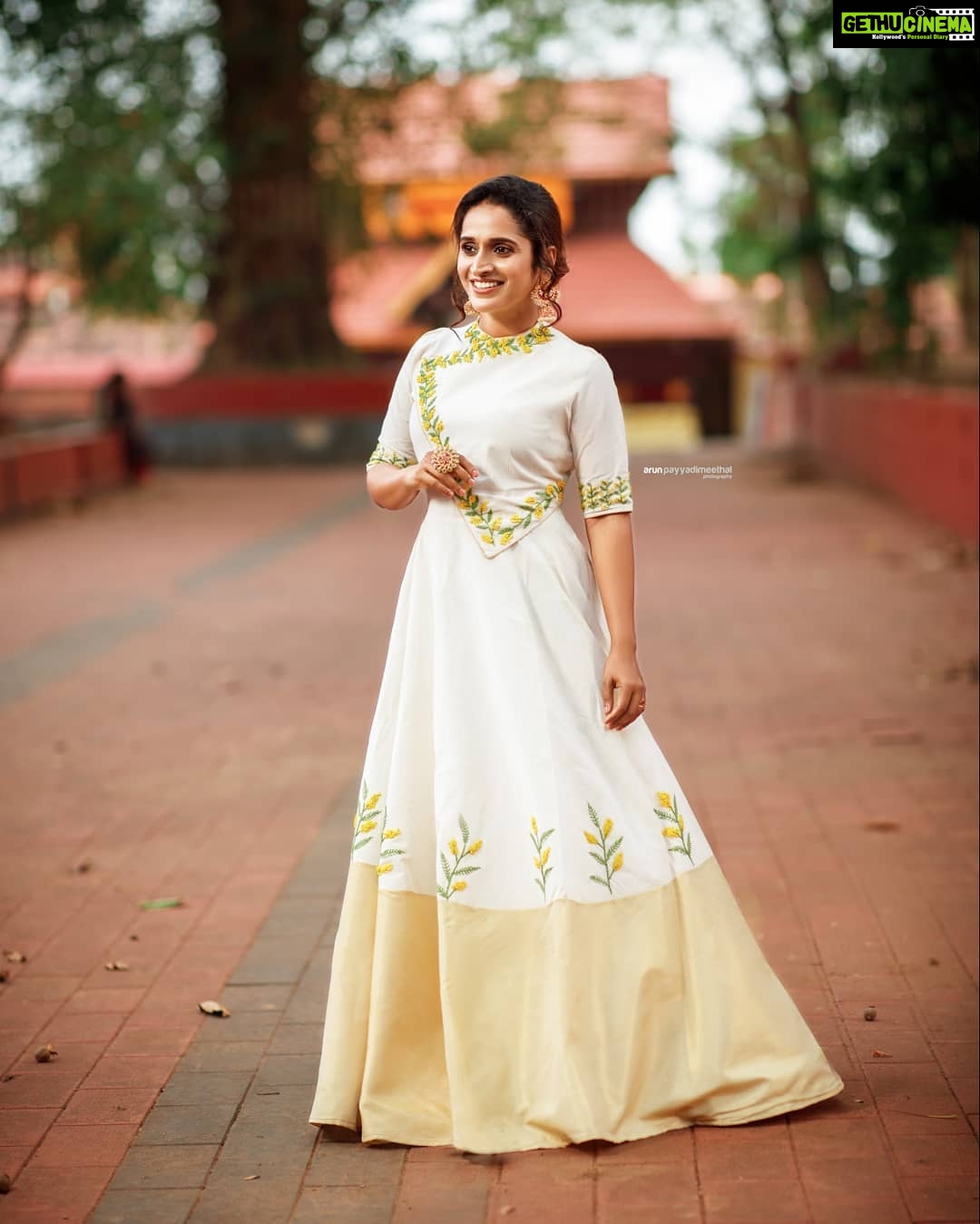 Surabhi Lakshmi Instagram – 💚 Photo @arun_payyadimeethal Costume ...