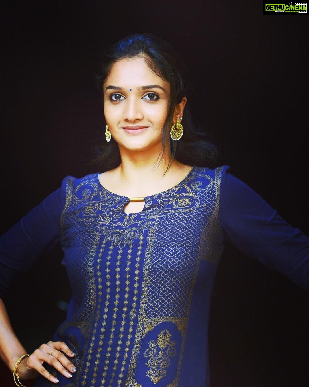 Surabhi Santosh Instagram There Is Only One Person Like You In This