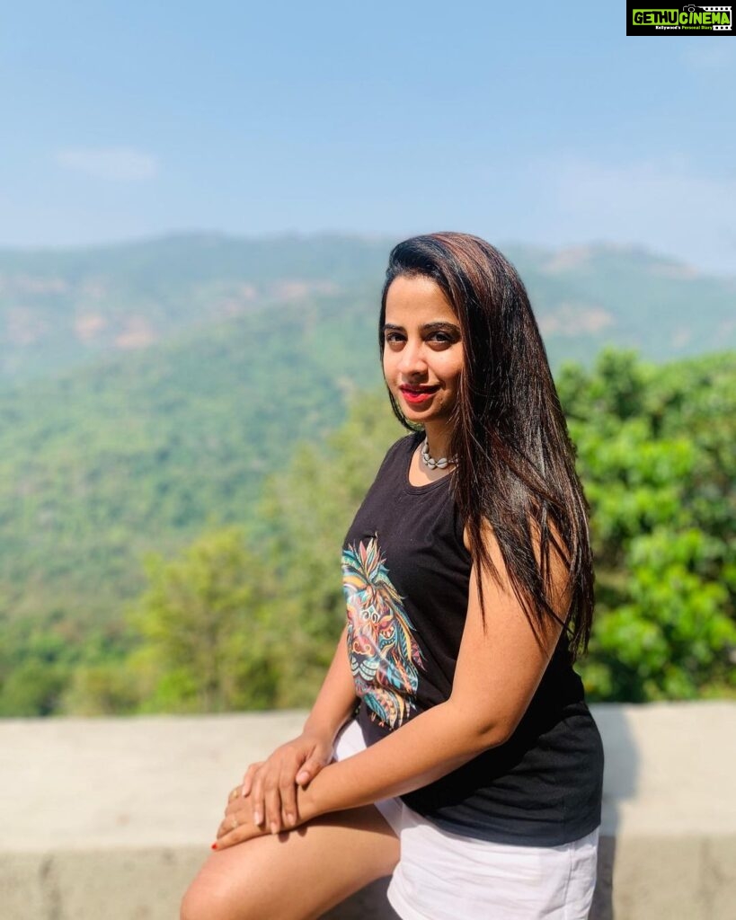 Swathi Deekshith Instagram – Peace begins with a smile 😊 #morningface ...