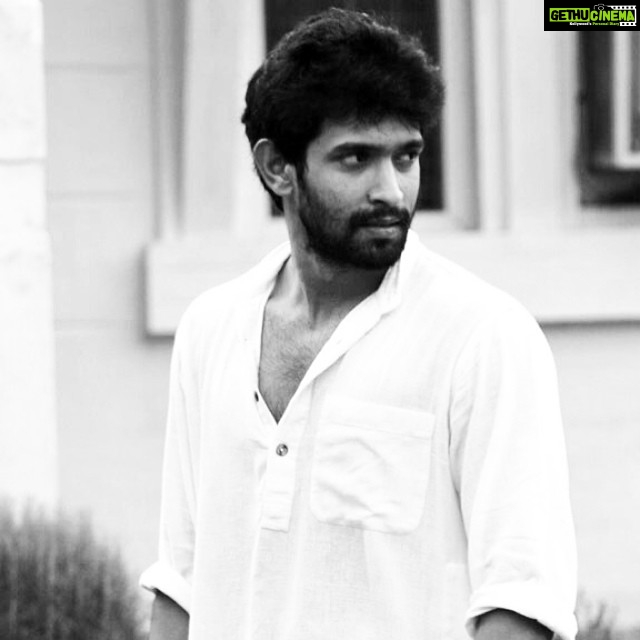 Actor Vikrant Massey HD Photos and Wallpapers June 2017 - Gethu Cinema
