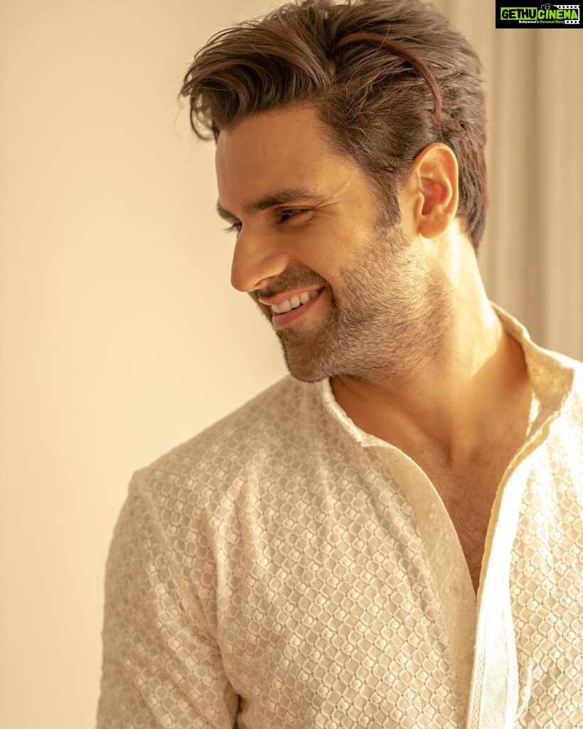 Actor Vivek Dahiya HD Photos and Wallpapers July 2021 | Gethu Cinema