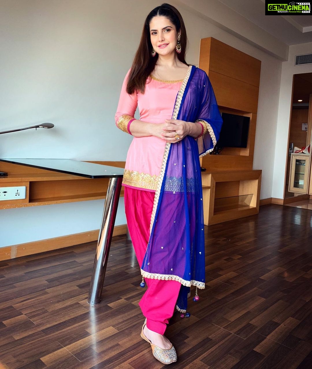 Zareen Khan Instagram – 🌸 Make up – @nikki_rajani Hair – @ashwini_hairstylist Stylist – @bikanta ...